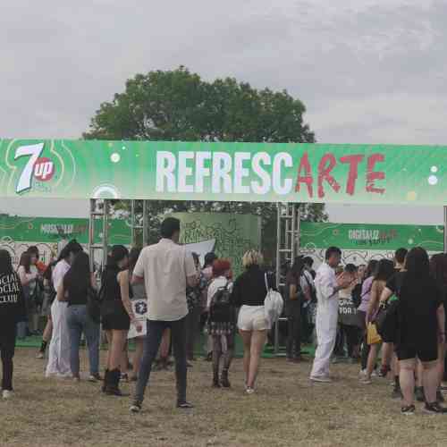 7UP presentó su stand artístico en la primera edición de Primavera ...